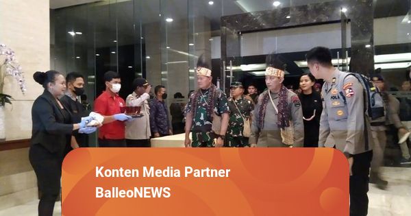 Pj Bupati Maybrat Janji Pulangkan Warga dari 23 Kampung Secara Bertahap ... Pj Bupati Maybrat Janji Pulangkan Warga dari 23 Kampung Secara Bertahap ...